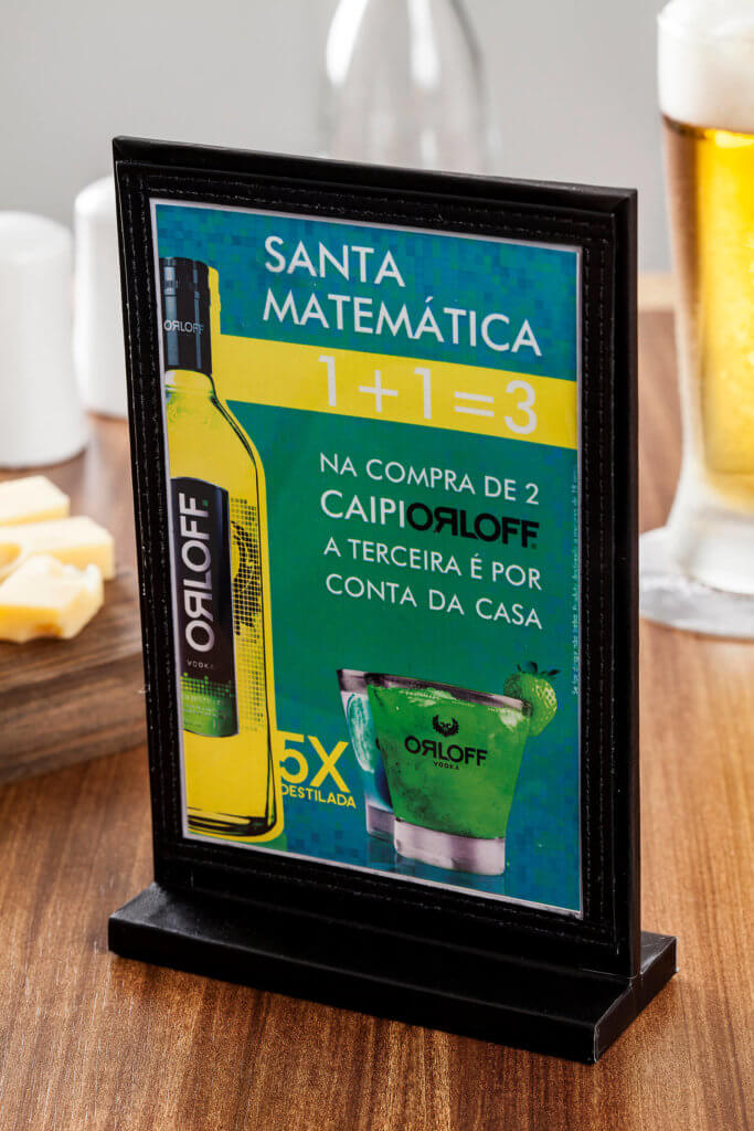 Display de Mesa Personalizado – Menuart: Excelência em Cardápio